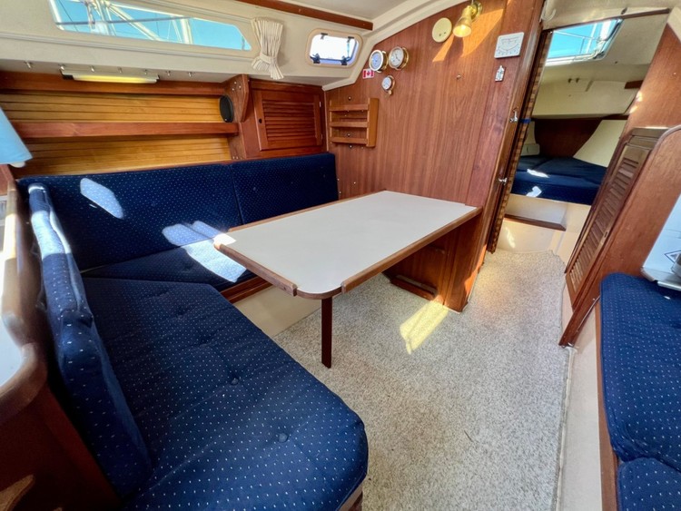 1990 Catalina 30 Mk II - Charles David Yachts