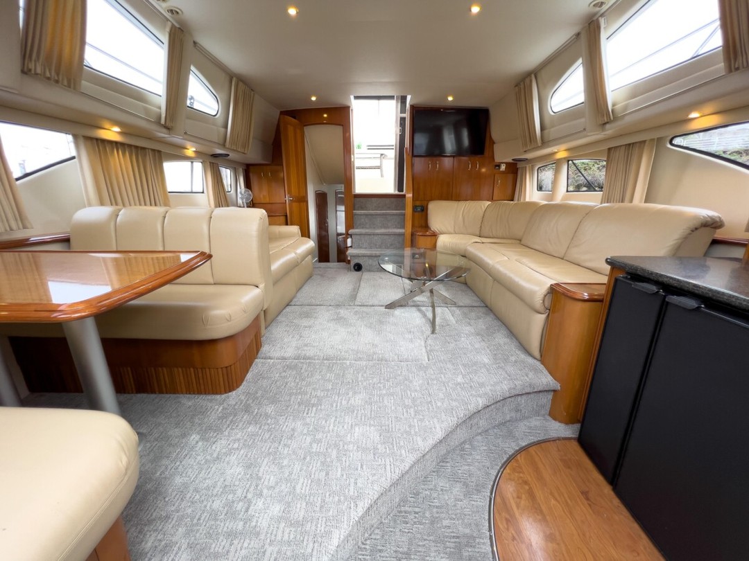 2006 Carver 444 Cockpit Motor Yacht - Charles David Yachts