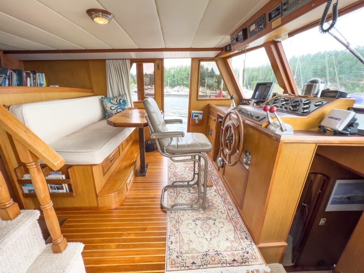 1982 Sea Ranger C&L Pilothouse - Charles David Yachts