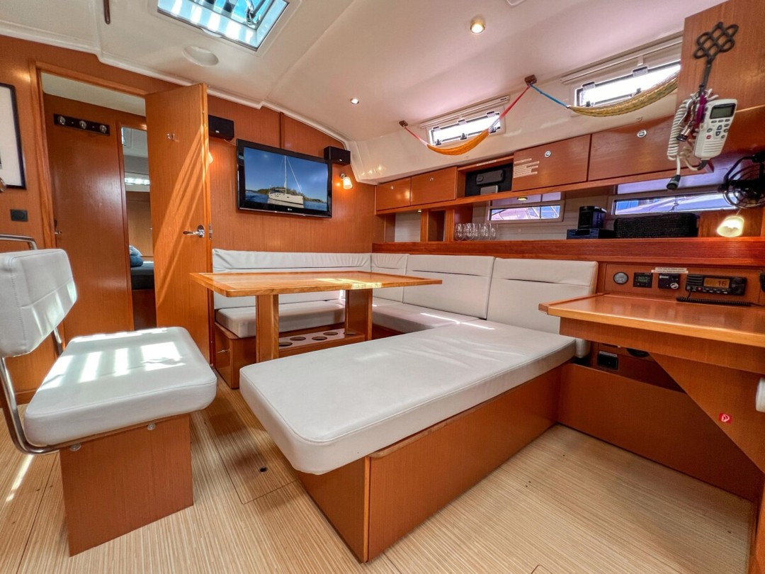 2010 Bavaria 45 Cruiser - Charles David Yachts