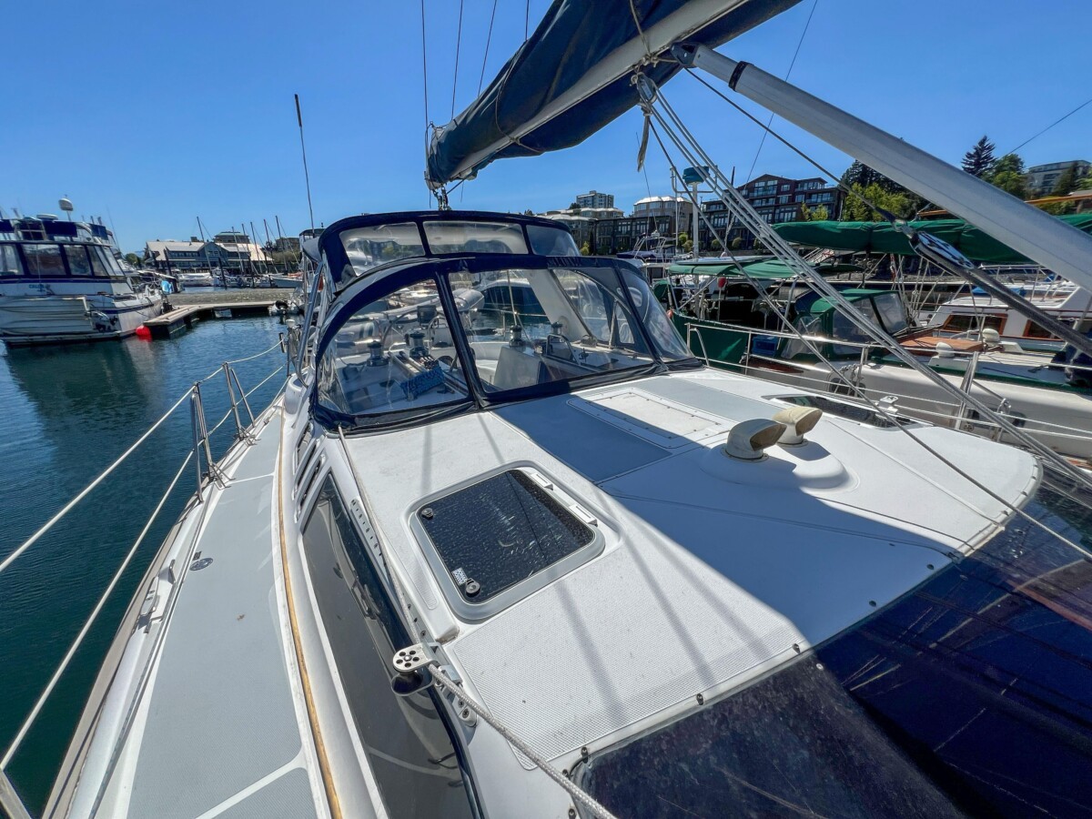 1995 Hunter 430 - Charles David Yachts