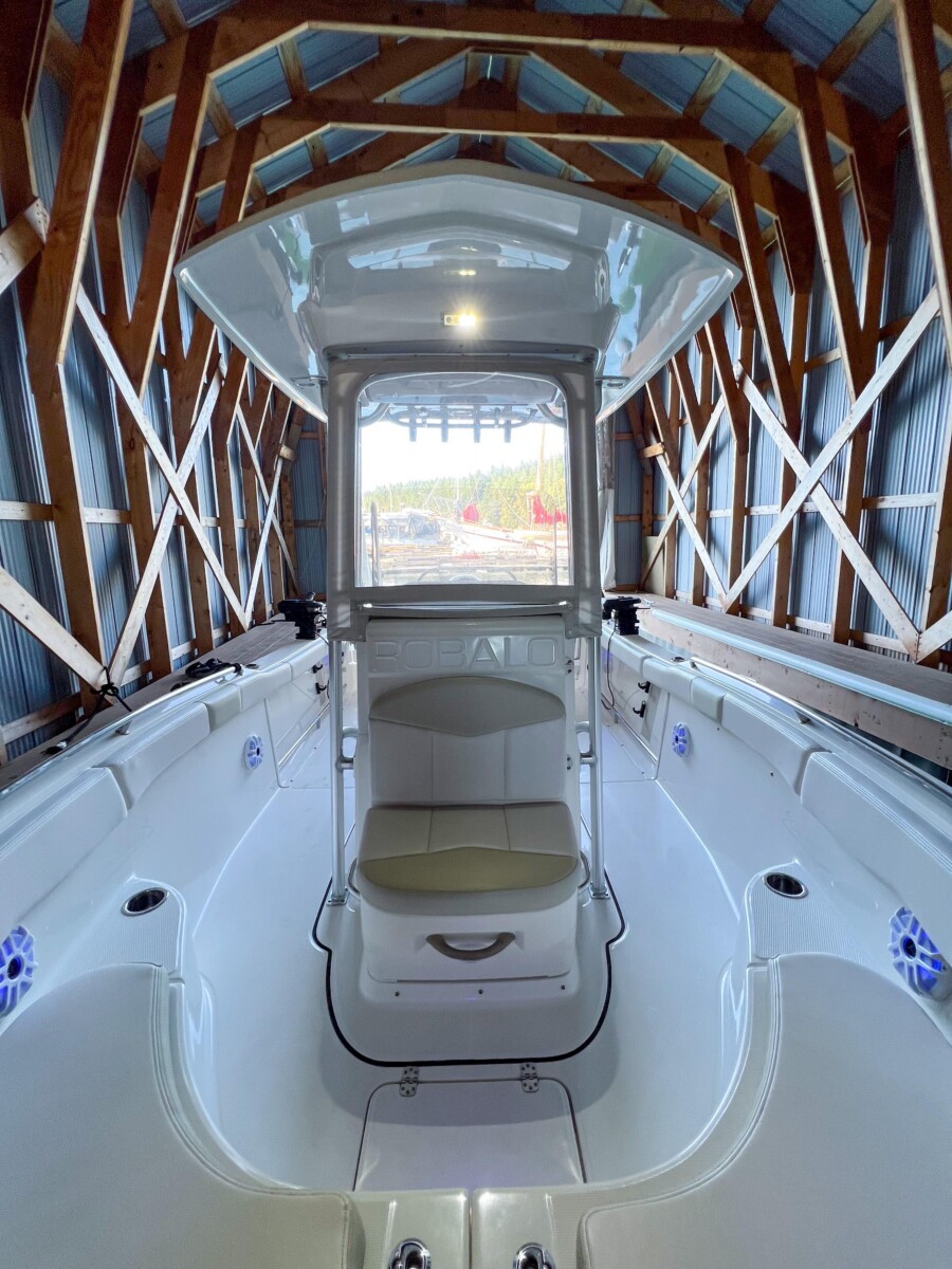 2016 Robalo R222 Center Console - Charles David Yachts