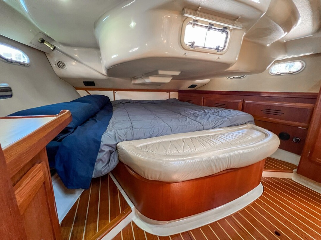 1995 Hunter 430 - Charles David Yachts