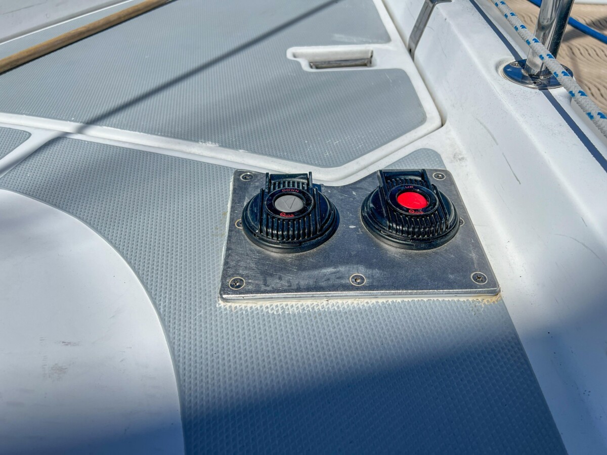 1995 Hunter 430 - Charles David Yachts