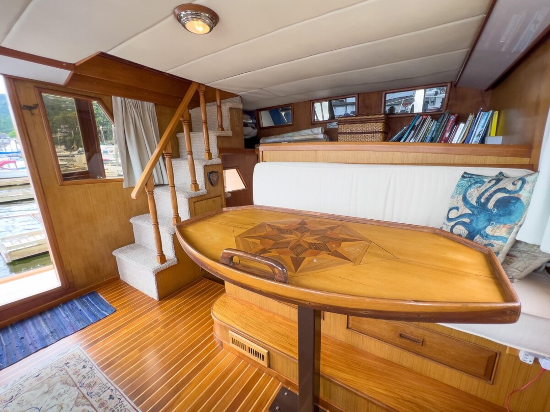 1982 Sea Ranger C&L Pilothouse - Charles David Yachts