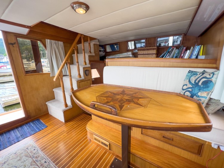 1982 Sea Ranger C&L Pilothouse - Charles David Yachts