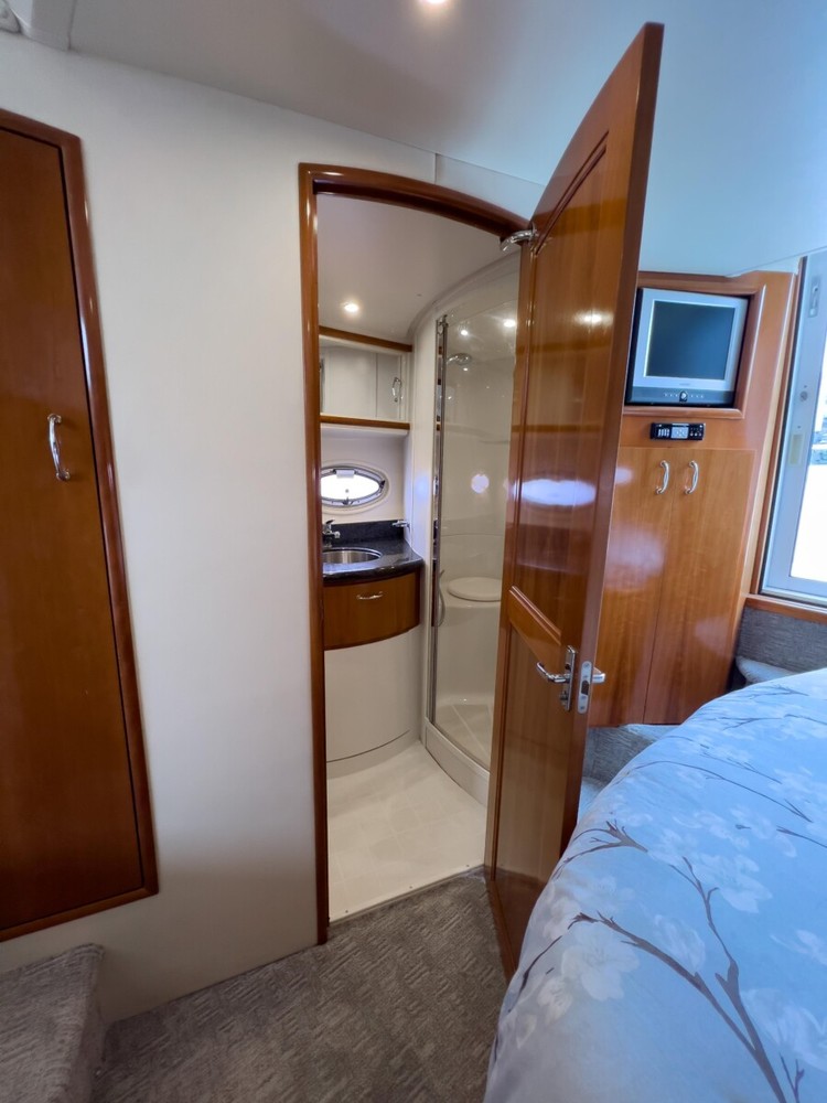 2006 Carver 444 Cockpit Motor Yacht - Charles David Yachts