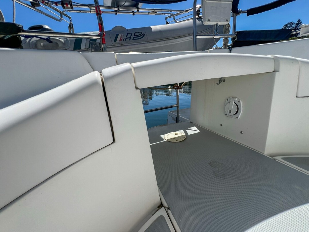 1995 Hunter 430 - Charles David Yachts