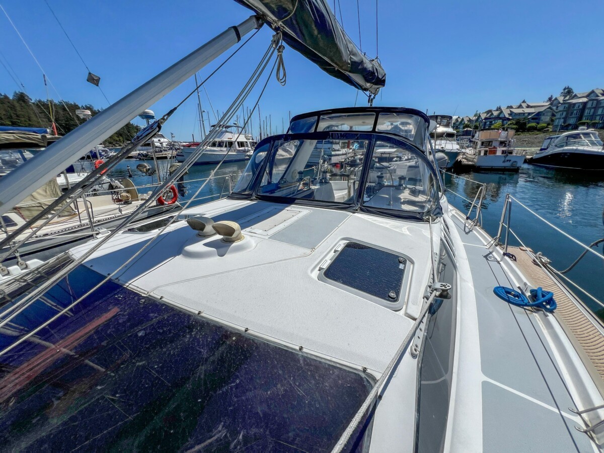 1995 Hunter 430 - Charles David Yachts