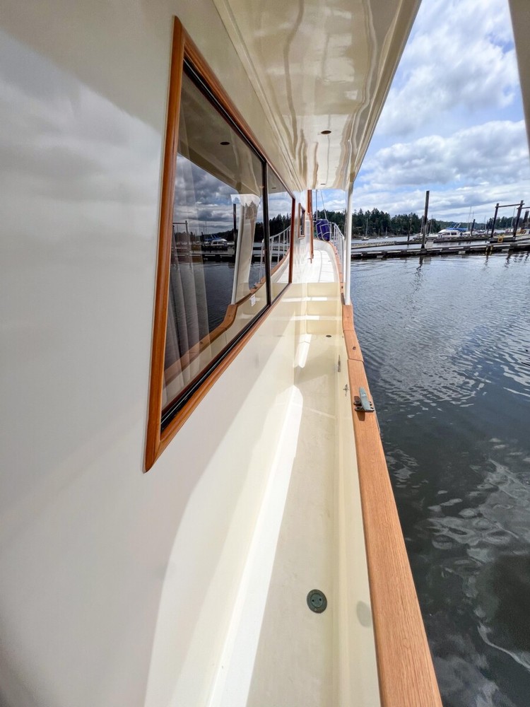 1982 Sea Ranger C&L Pilothouse - Charles David Yachts