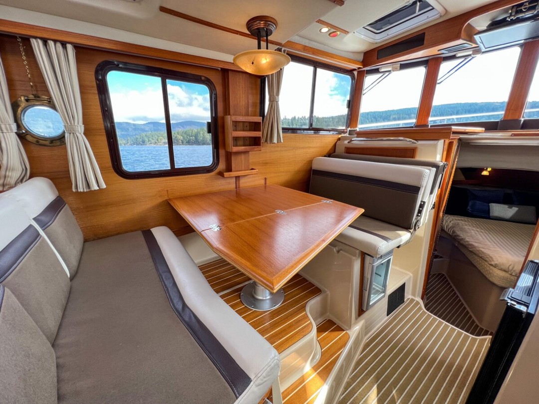 2014 Ranger Tugs R-31 CB - Charles David Yachts