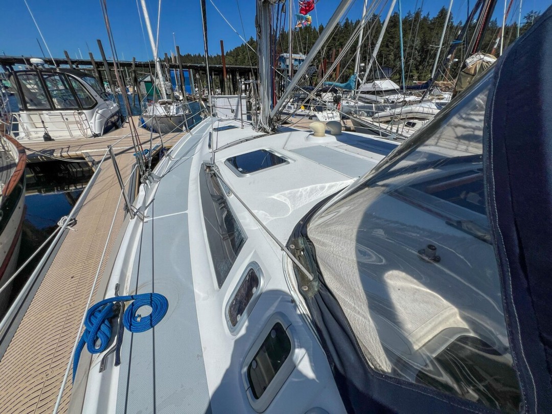 1995 Hunter 430 - Charles David Yachts