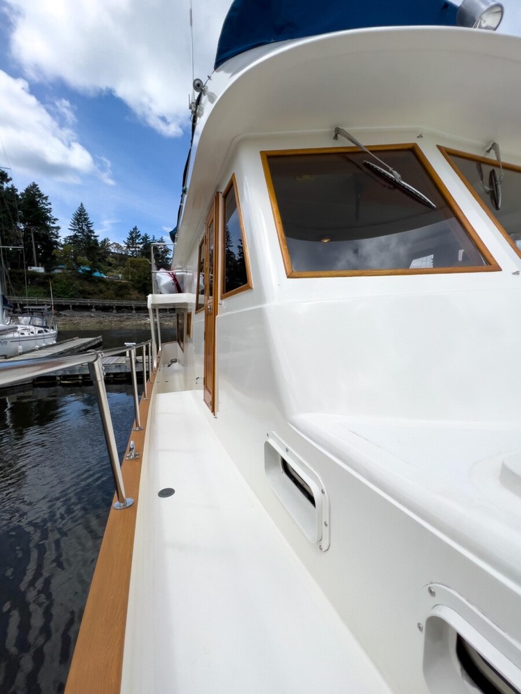 1982 Sea Ranger C&L Pilothouse - Charles David Yachts