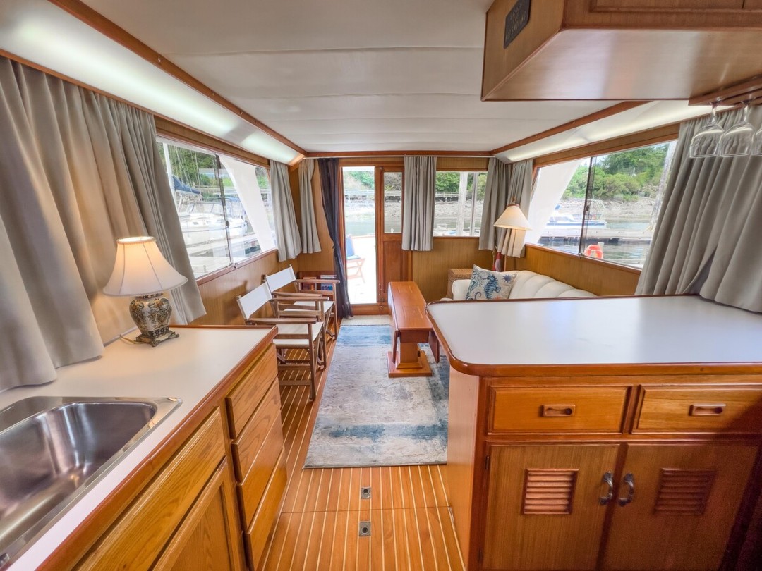 1982 Sea Ranger C&L Pilothouse - Charles David Yachts