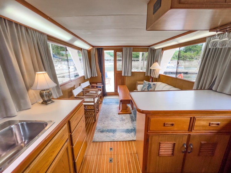 1982 Sea Ranger C&L Pilothouse - Charles David Yachts