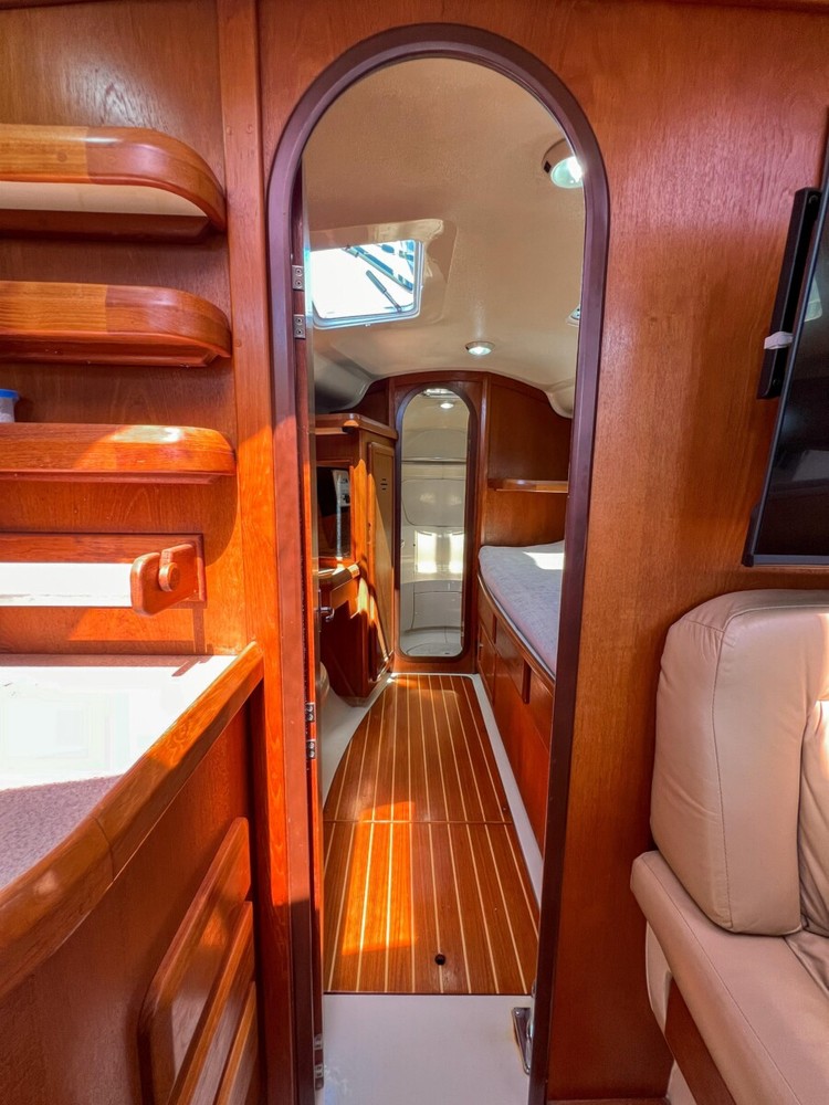 1995 Hunter 430 - Charles David Yachts