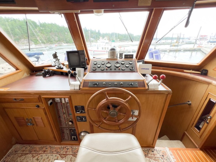 1982 Sea Ranger C&L Pilothouse - Charles David Yachts